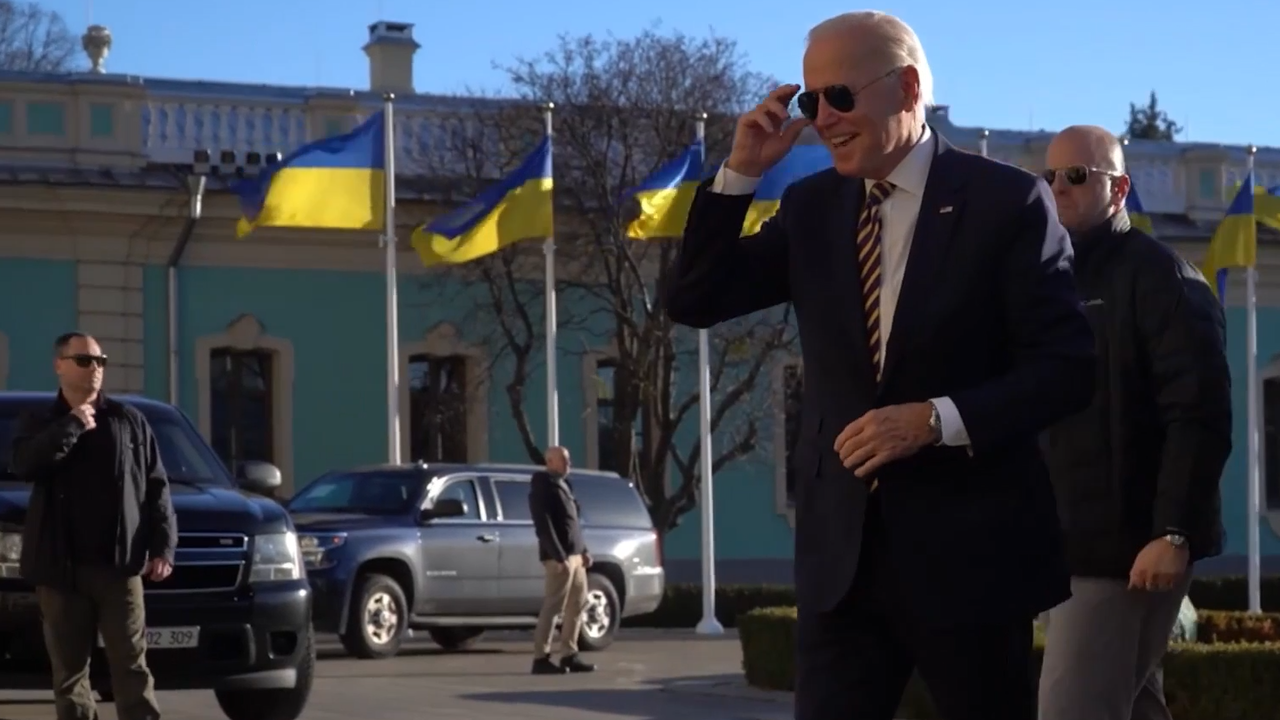 The Secret Fleet That Follows the President Everywhere