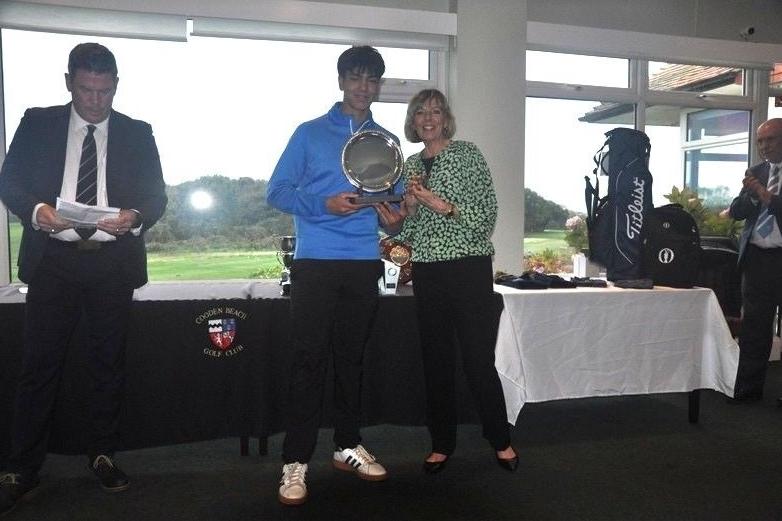 Cooden Beach Golf Club juniors pick up prizes