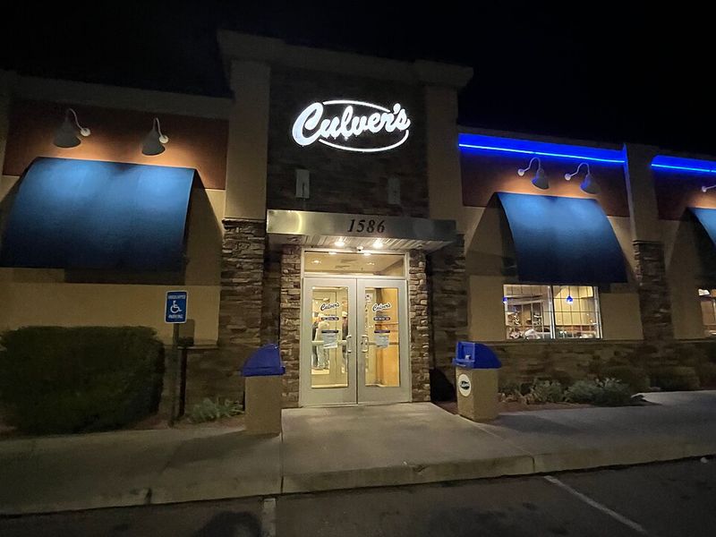 15 Fast Food Legends That Started in Small-Town America