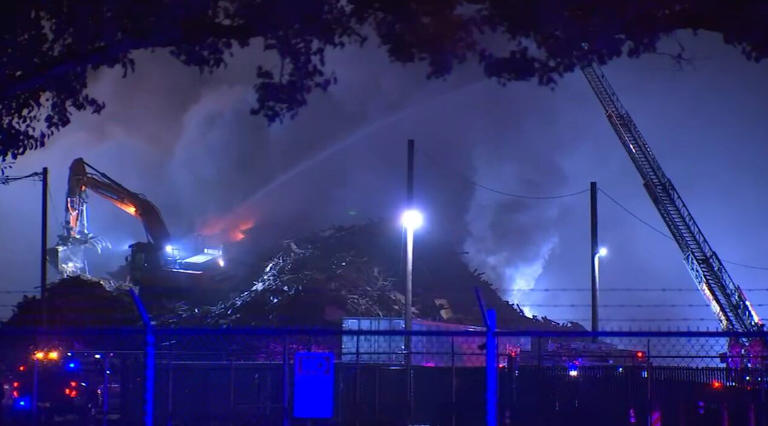 Crews battle two-alarm pallet fire in North Portland