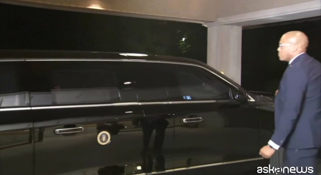 Trump accolto dall'imperatore Naruhito al Palazzo Imperiale di Tokyo