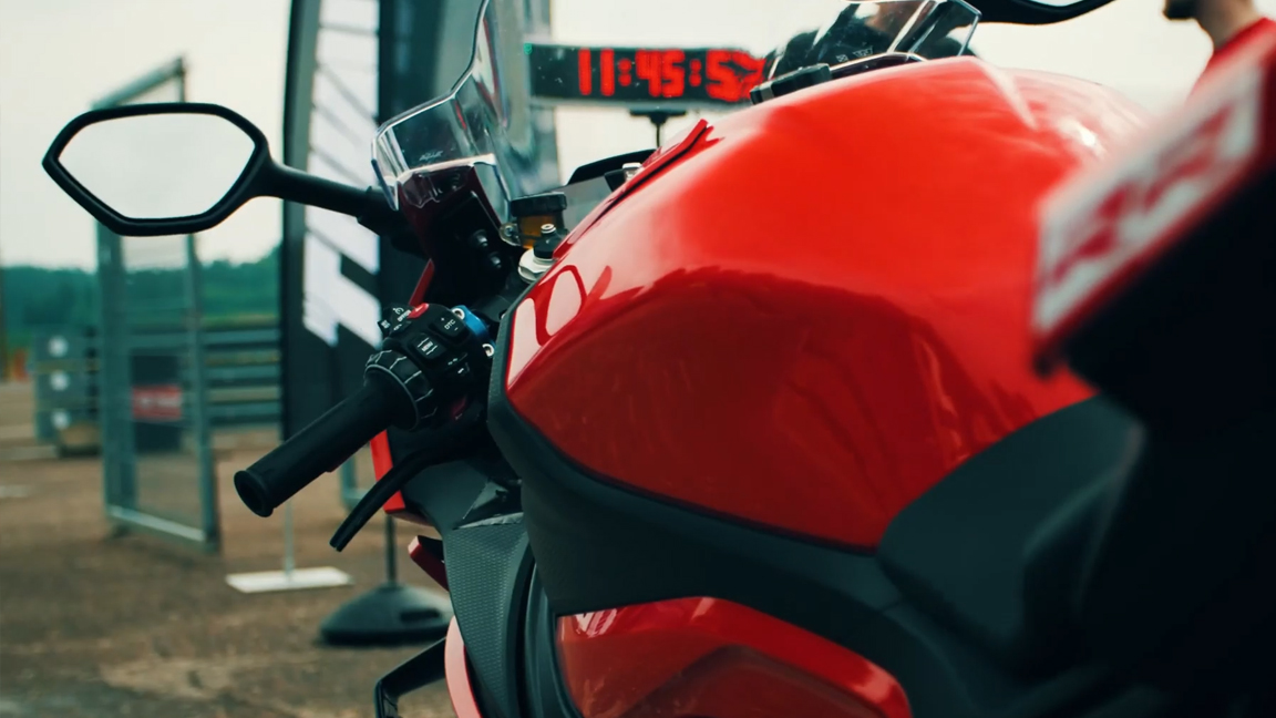 Wheelie Lap Record at Nemunring | BMW S1000RR