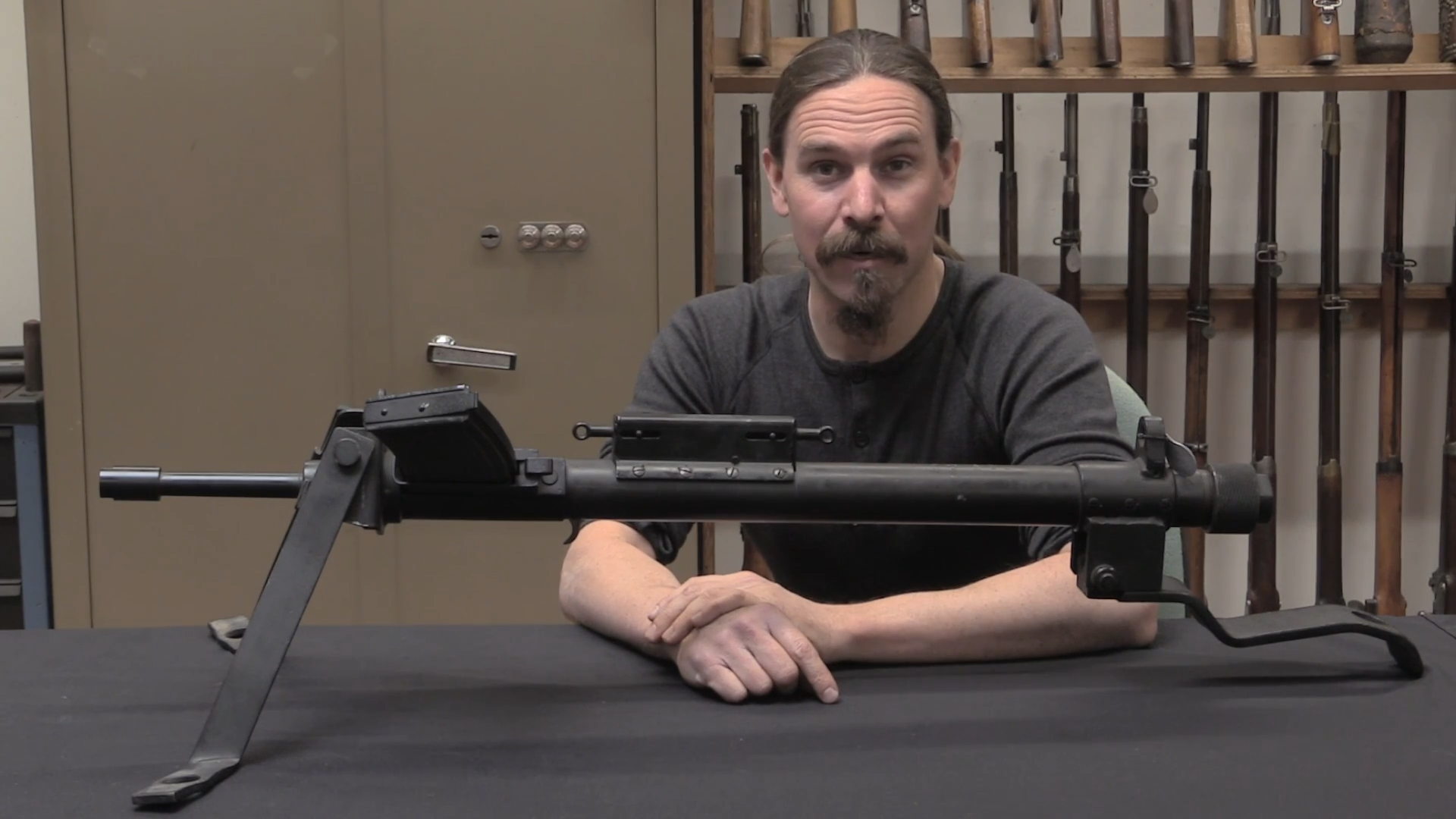 How This Blank-Firing Gun Fooled a Generation of Troops