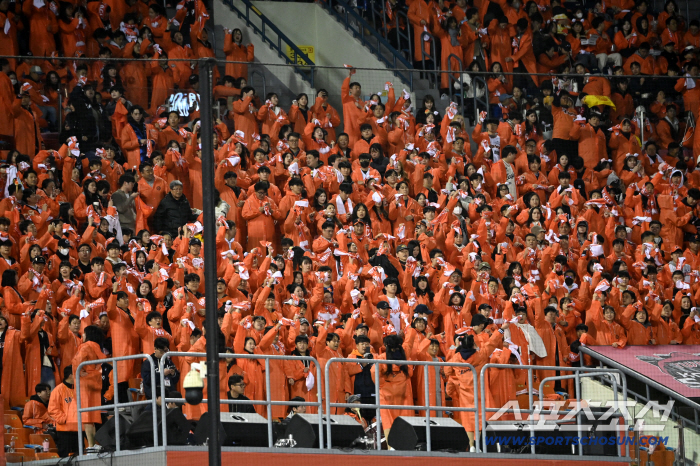 The strongest! Hanwha! The cheers of orange fans