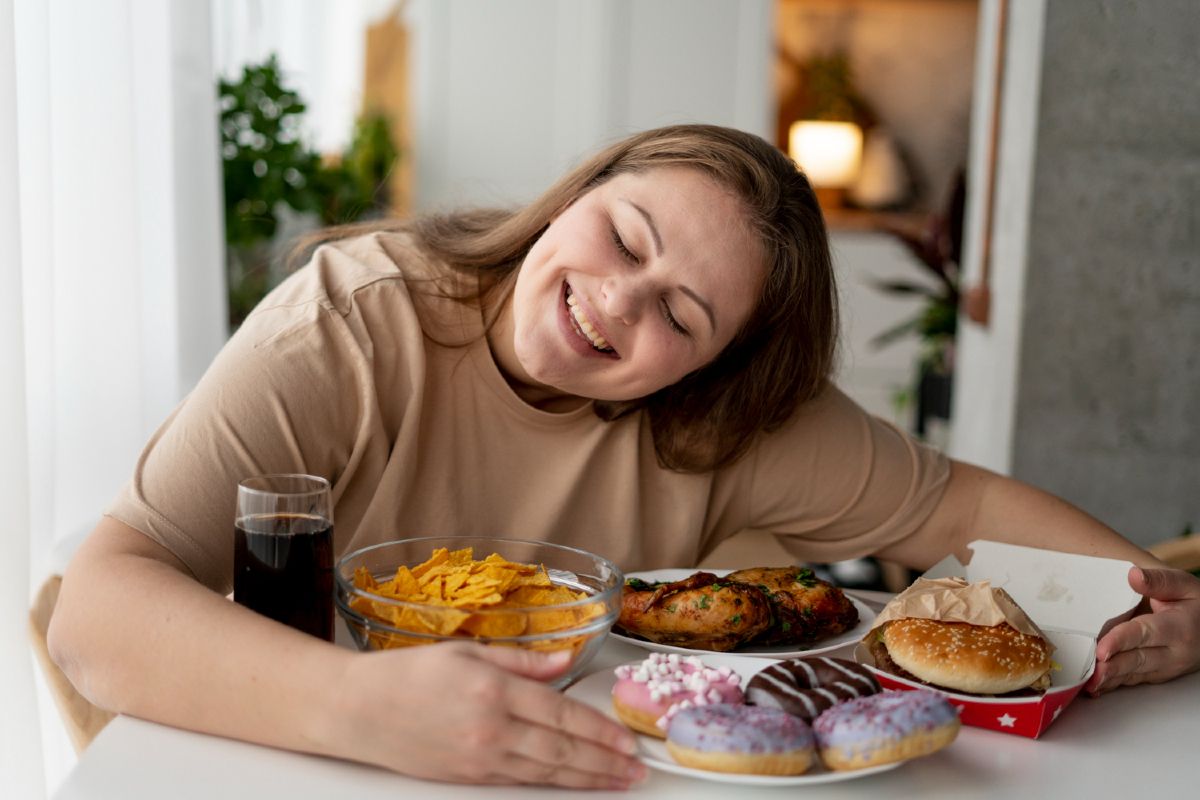 10 Makanan yang Harus Dihindari Penderita Kolesterol agar Kadar LDL ...
