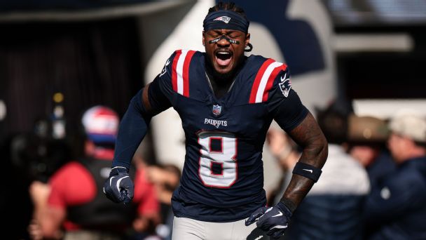 Patriots' Stefon Diggs hits milestone, praised for leadership