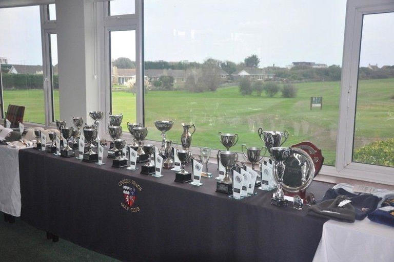 Cooden Beach Golf Club juniors pick up prizes
