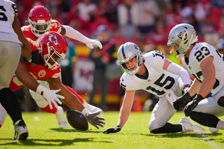 What channel is Raiders vs Chiefs NFL game today? Start time, schedule ...