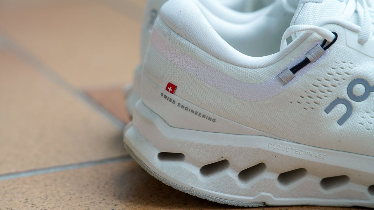 On’s getting sued for its squeaking shoes – just as my Cloudsurfer 2 ...