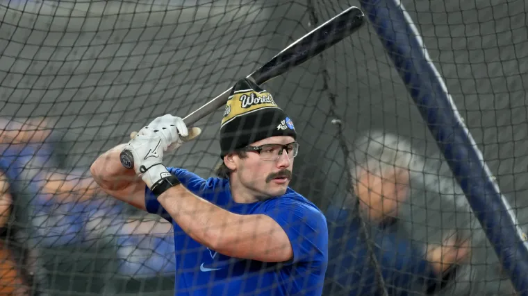Blue Jays' Davis Schneider is using a Dodgers' star's batting stance in ...