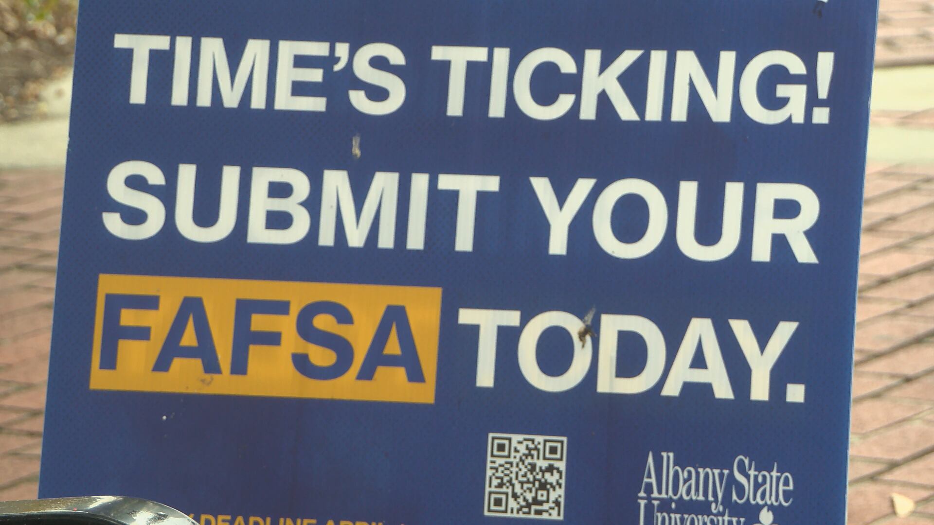 FAFSA remains open despite shutdown; experts encourage early completion