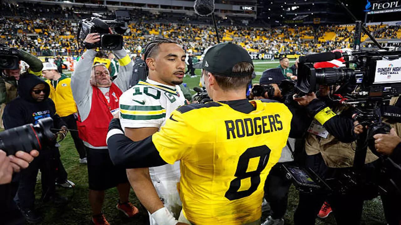 Brotherhood over Rivalry: Jordan Love and Aaron Rodgers’ post-game ...