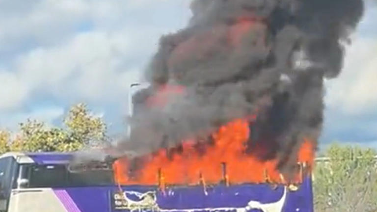 Leeds fire: Moment thick black smoke billows into sky from White Rose ...