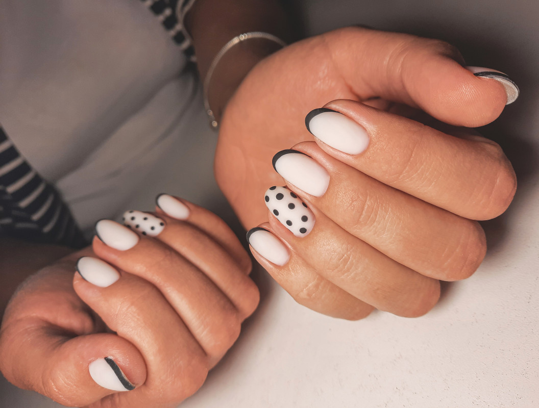 50 Best Black and White Nail Ideas