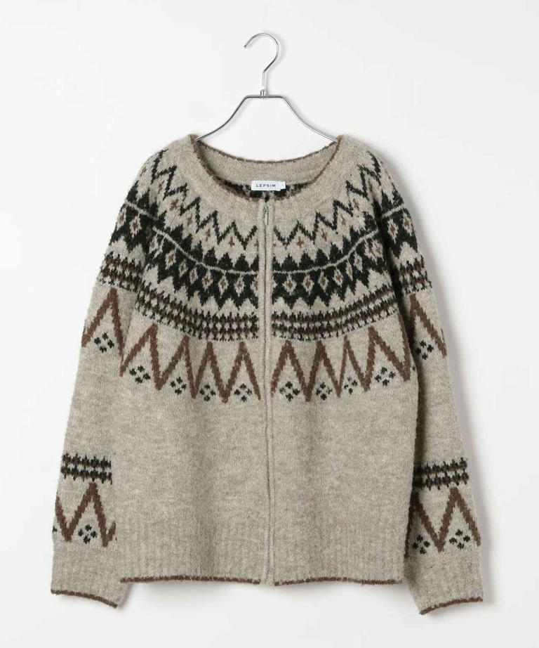 「秋冬コーデ地味になりがち」な人へ！【LEPSIM】 1点投入するだけでOK！「主役級カーデ」