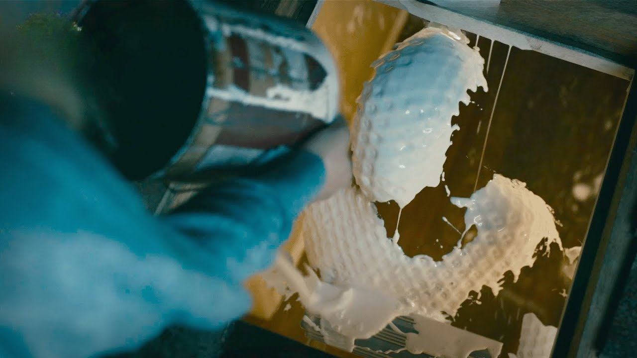 Invisible Home Attack - The Invisible Man 4k (Elisabeth Moss)