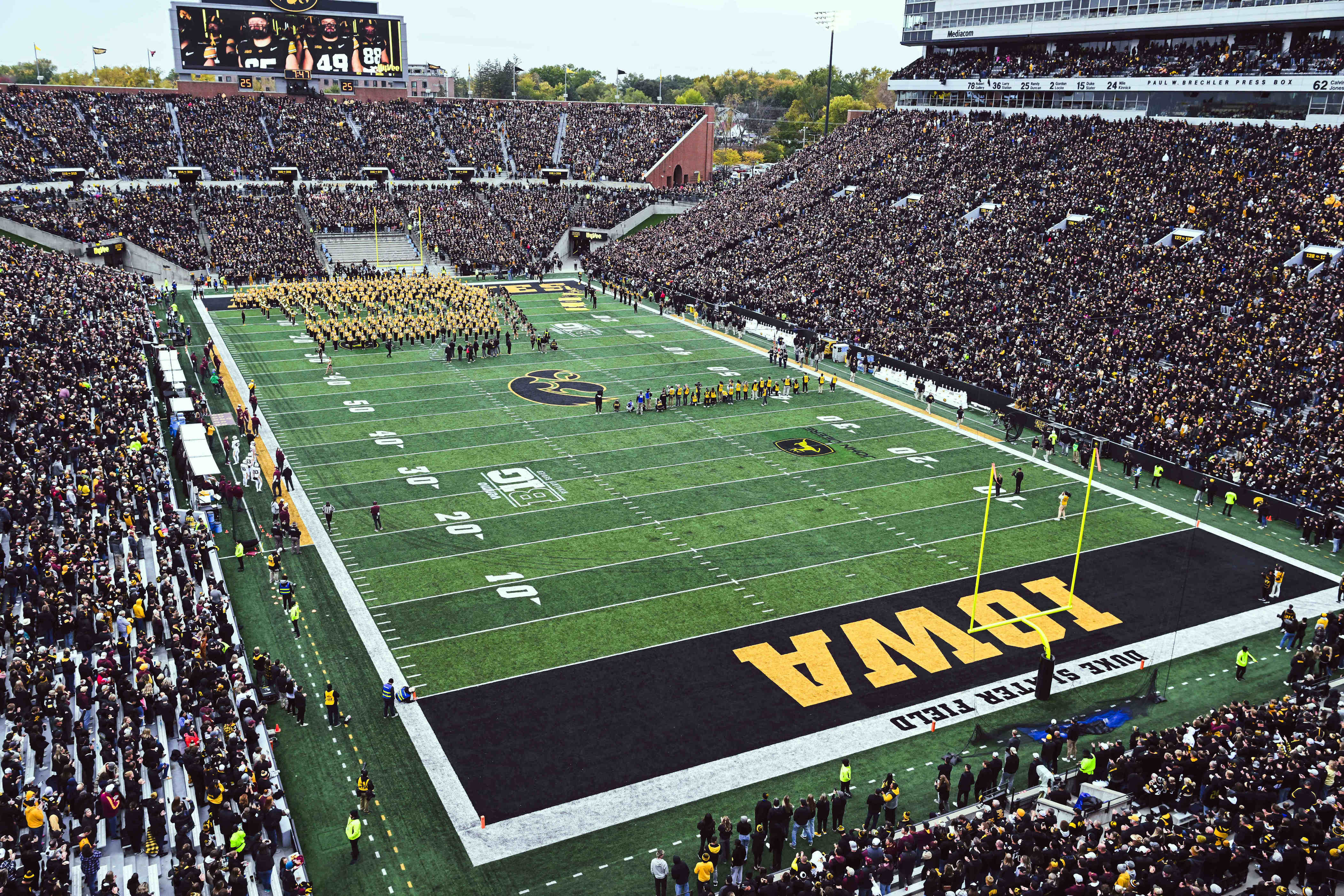 Game time announced for No. 6 Oregon Ducks vs. Iowa Hawkeyes in Week 11