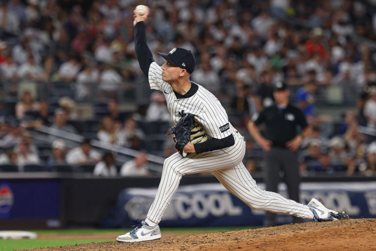 Yankees re-sign Paul Blackburn to one-year $2 million contract