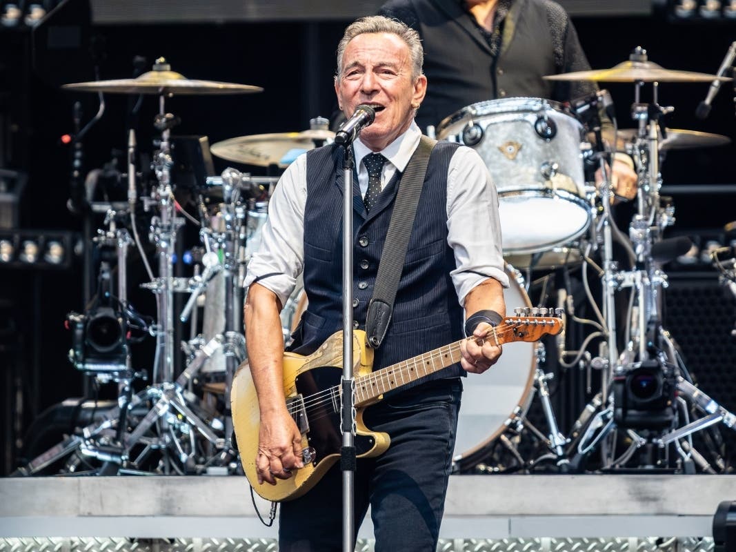 Bruce Springsteen Make Surprise Appearance At Stone Pony