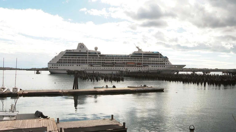 Cruise ship dealing with norovirus outbreak docked in Portland over weekend