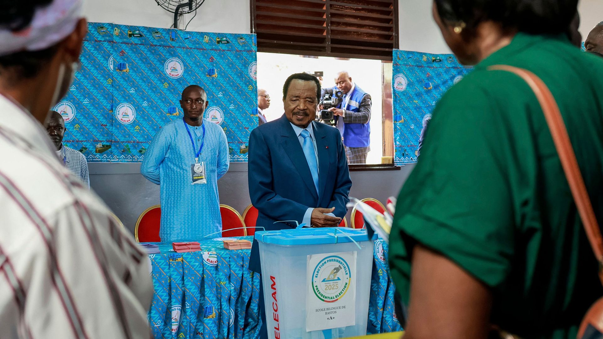 Kamerun: Präsident Paul Biya wiedergewählt - altester Präsident der Welt