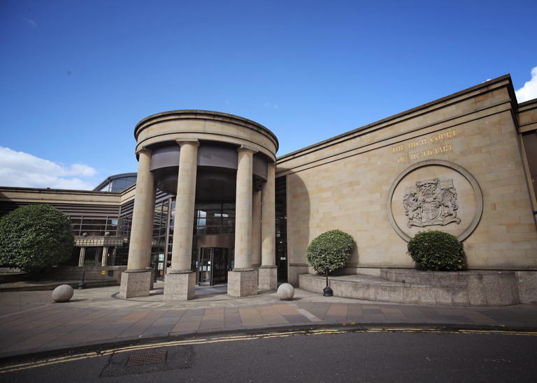 I saw my boyfriend Kayden Moy stabbed twice on beach, woman tells court