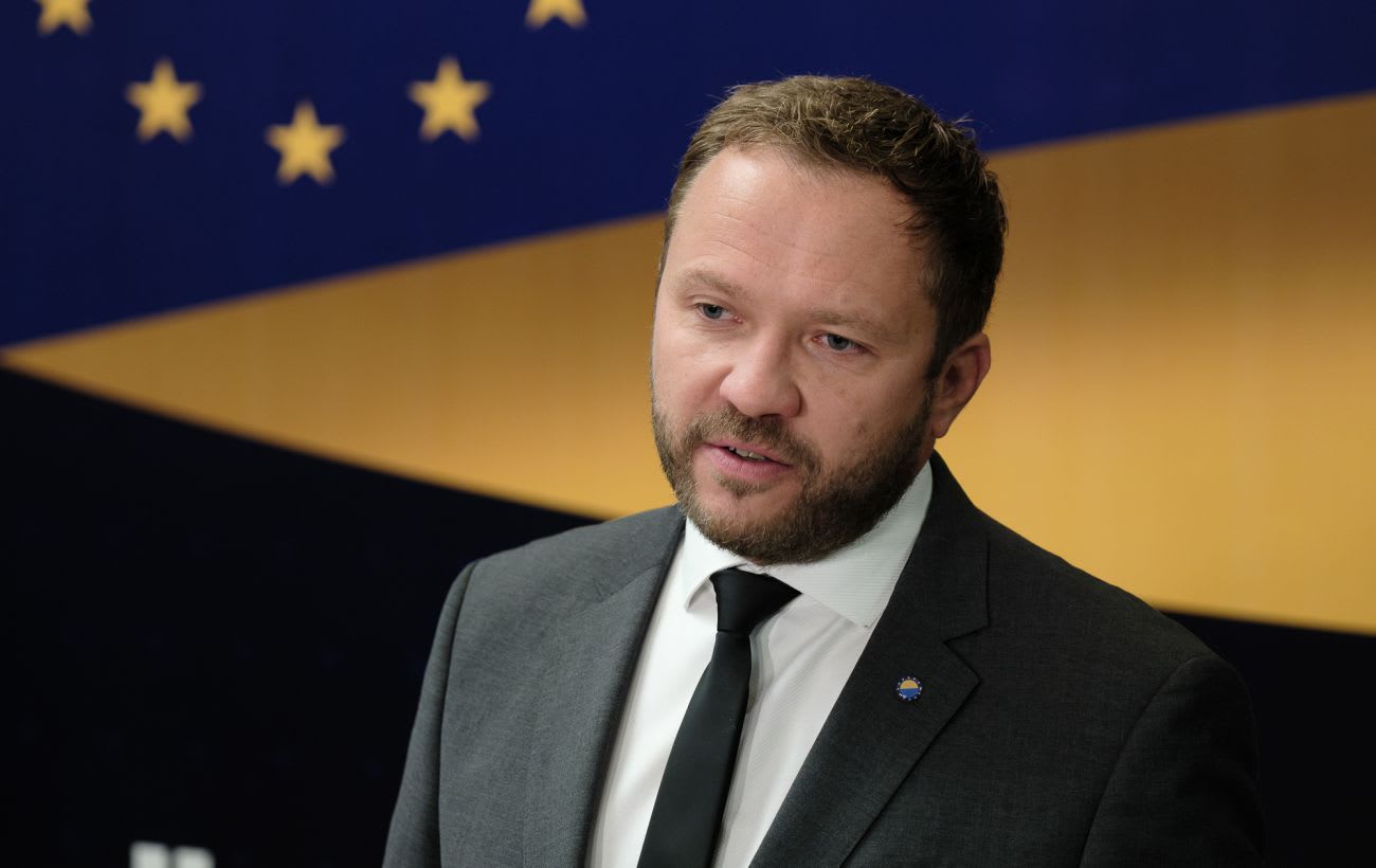 Estonia backs Ukraine's NATO membership and foreign military presence