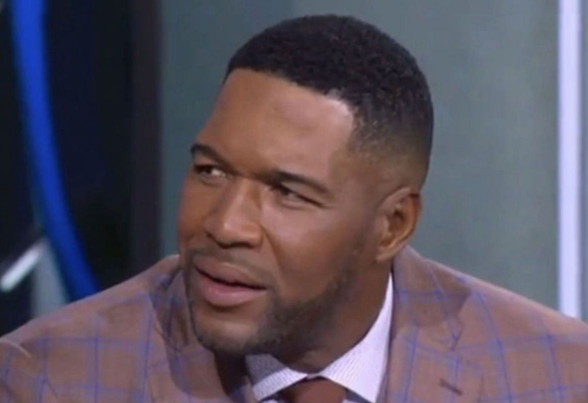 Michael Strahan blasts former NFL teammate live on FOX