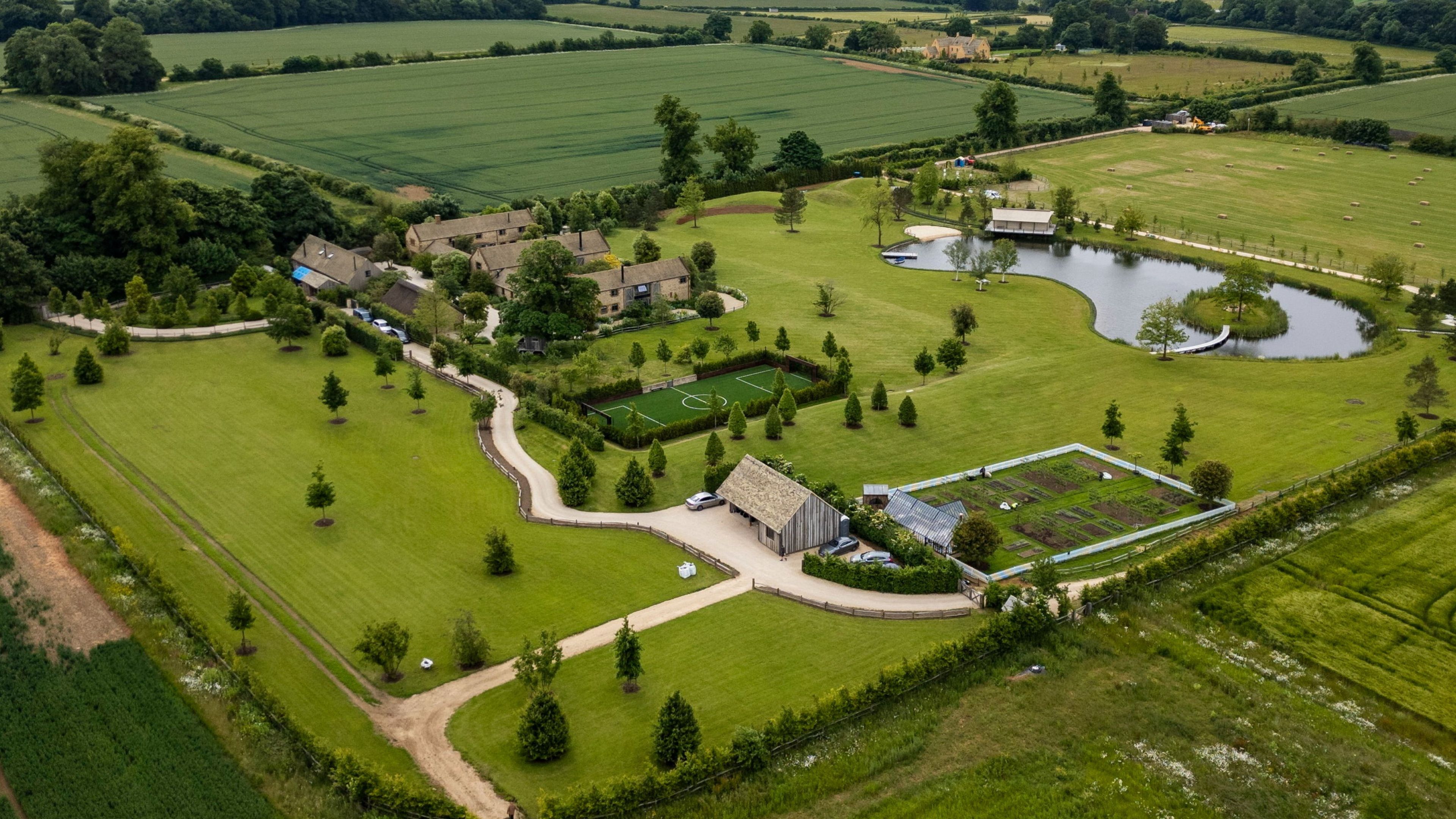 Beckham's new neighbour is Aussie tanning entrepreneur loved by Kylie ...