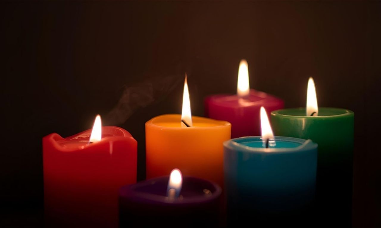 ¿Qué color de vela debes encender antes de que termine octubre?