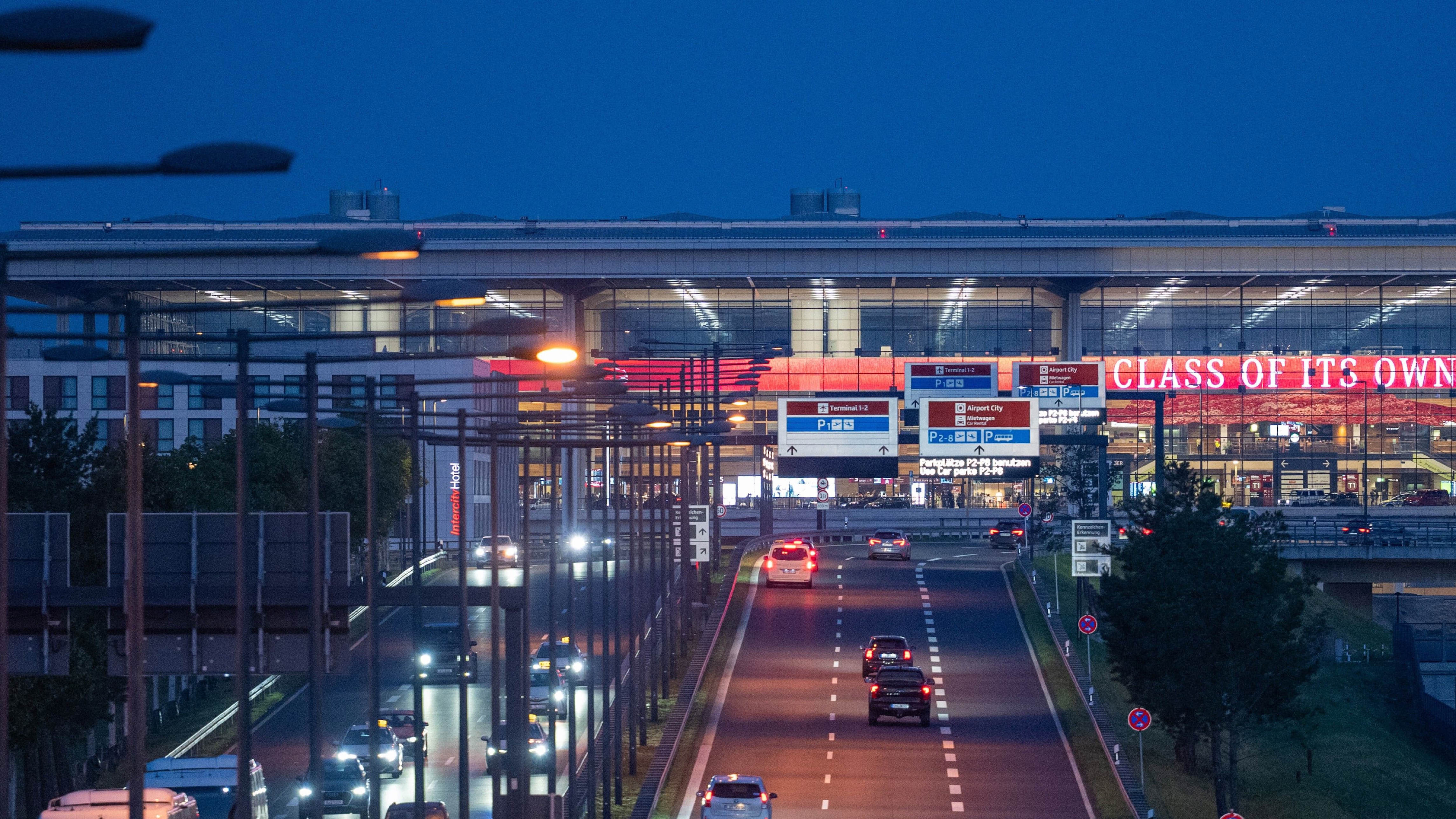 Flughafen BER: Fünf Jahre Airport Berlin-Brandenburg - mit Tops und Flops
