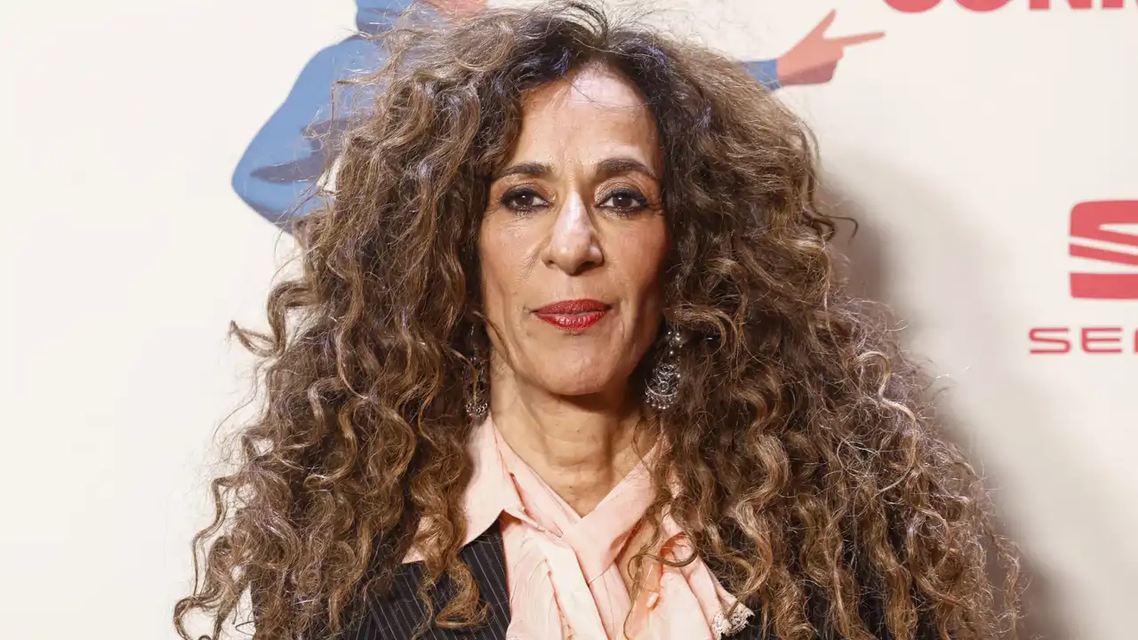 Gloria Rovi, pionera del método curly: "A los 50 recomiendo el corte en ...