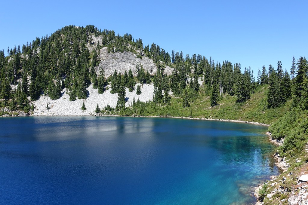 11 Beautiful Alpine Lakes in America (That Belong on Your Bucket List)