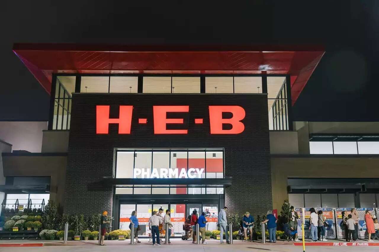 Is H-E-B open on Christmas or Christmas Eve? Here's when to finish ...