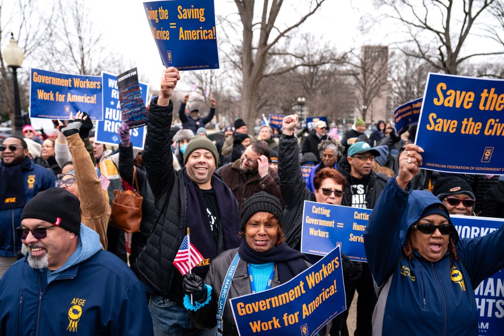 Largest federal workers union urges Congress to pass ‘clean’ stopgap ...