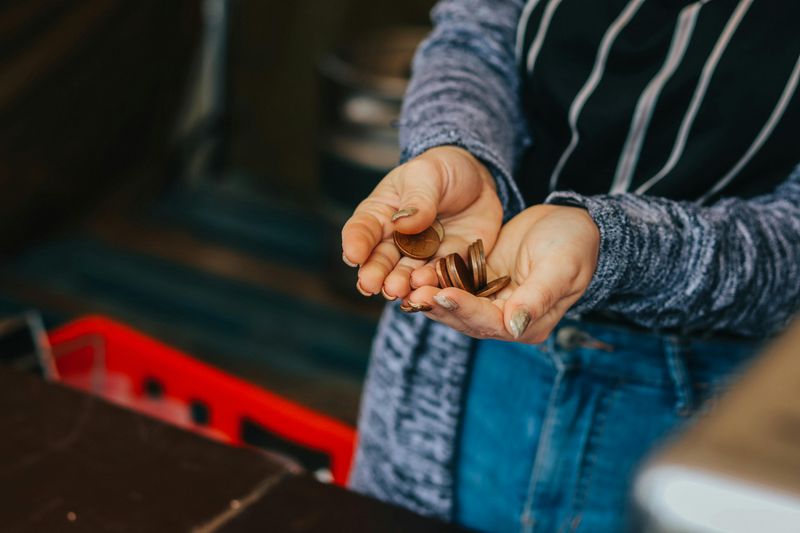 10 Restaurant Habits That Make It Obvious You're Lower-Middle-Class