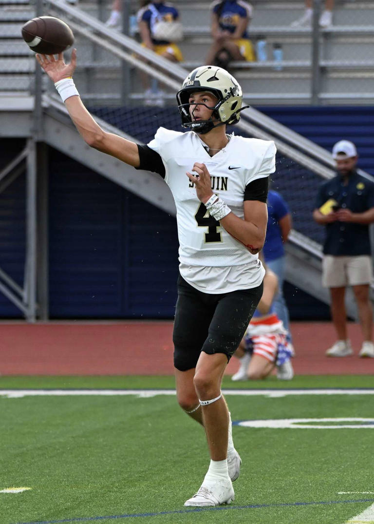 Seguin's Dailey, Roosevelt's Russell-Fields named football Players of ...