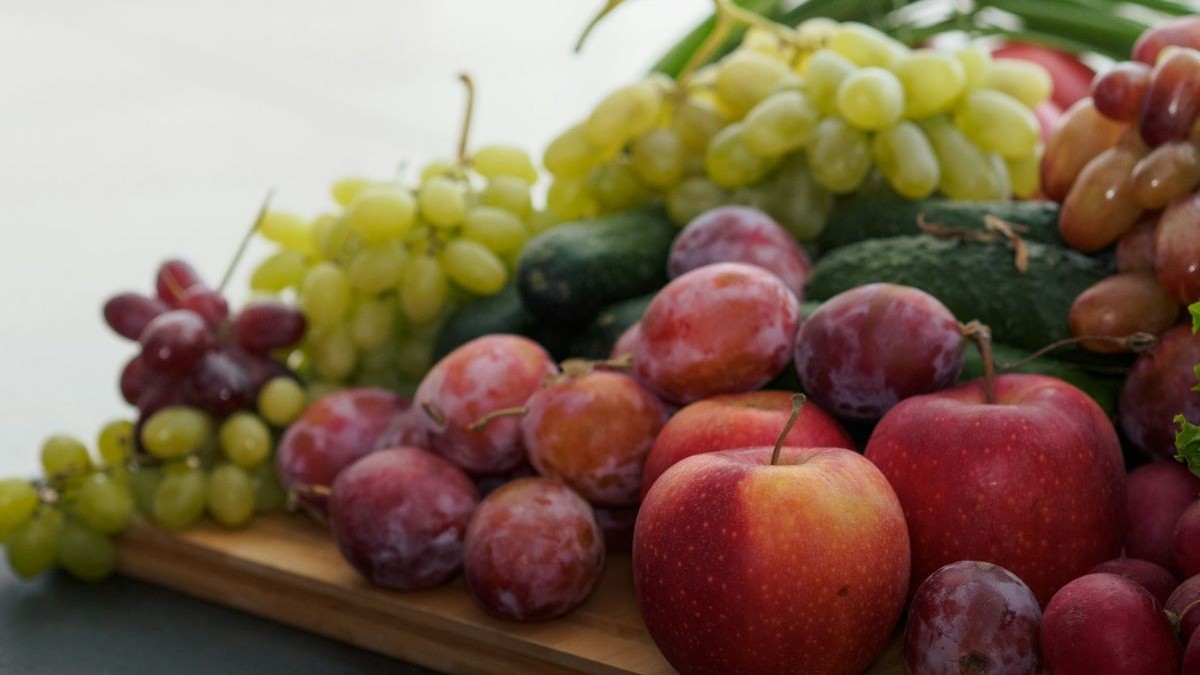 These 5 Superfruits are Your Weekly Prescription for Anti-Aging and ...
