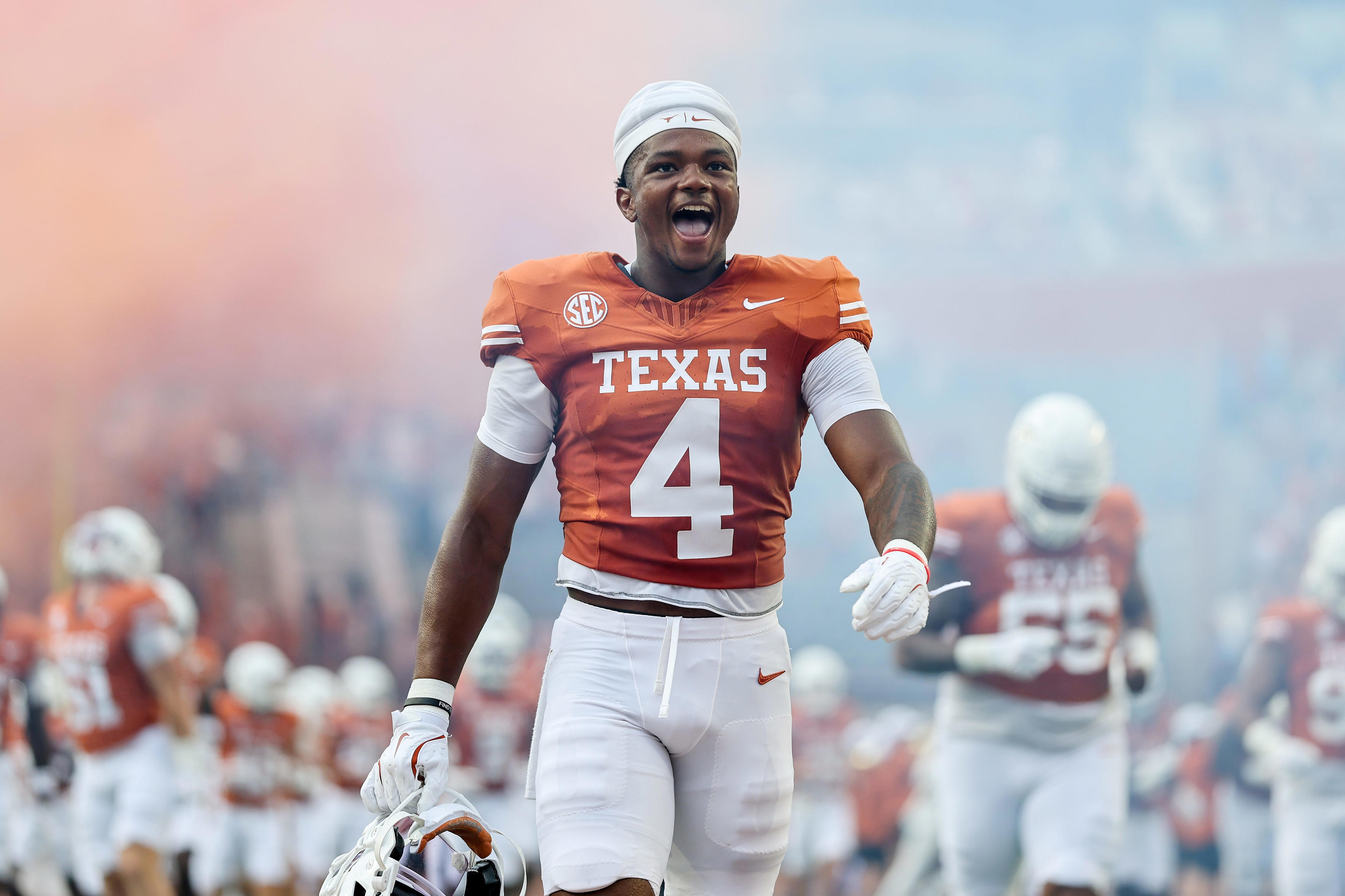 Texas Football safety Jelani McDonald shines in win at Mississippi State