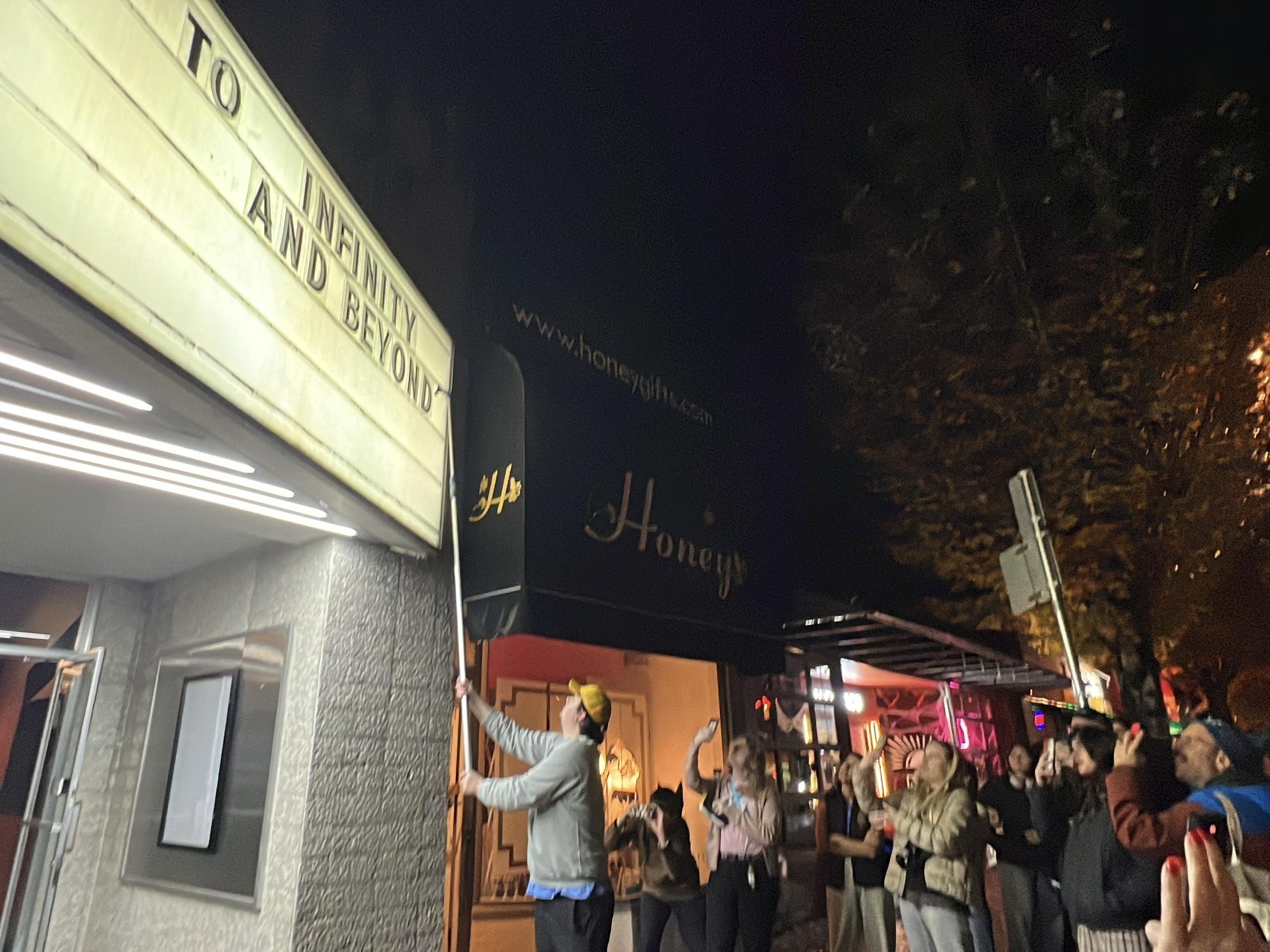 Le Rio Theatre et un groupe d’investisseurs reprennent les activités du ...