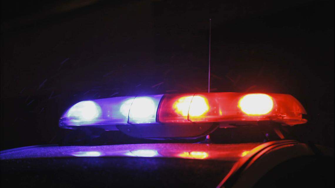 Man fleeing police tries hijacking car on I-82 by crawling through window