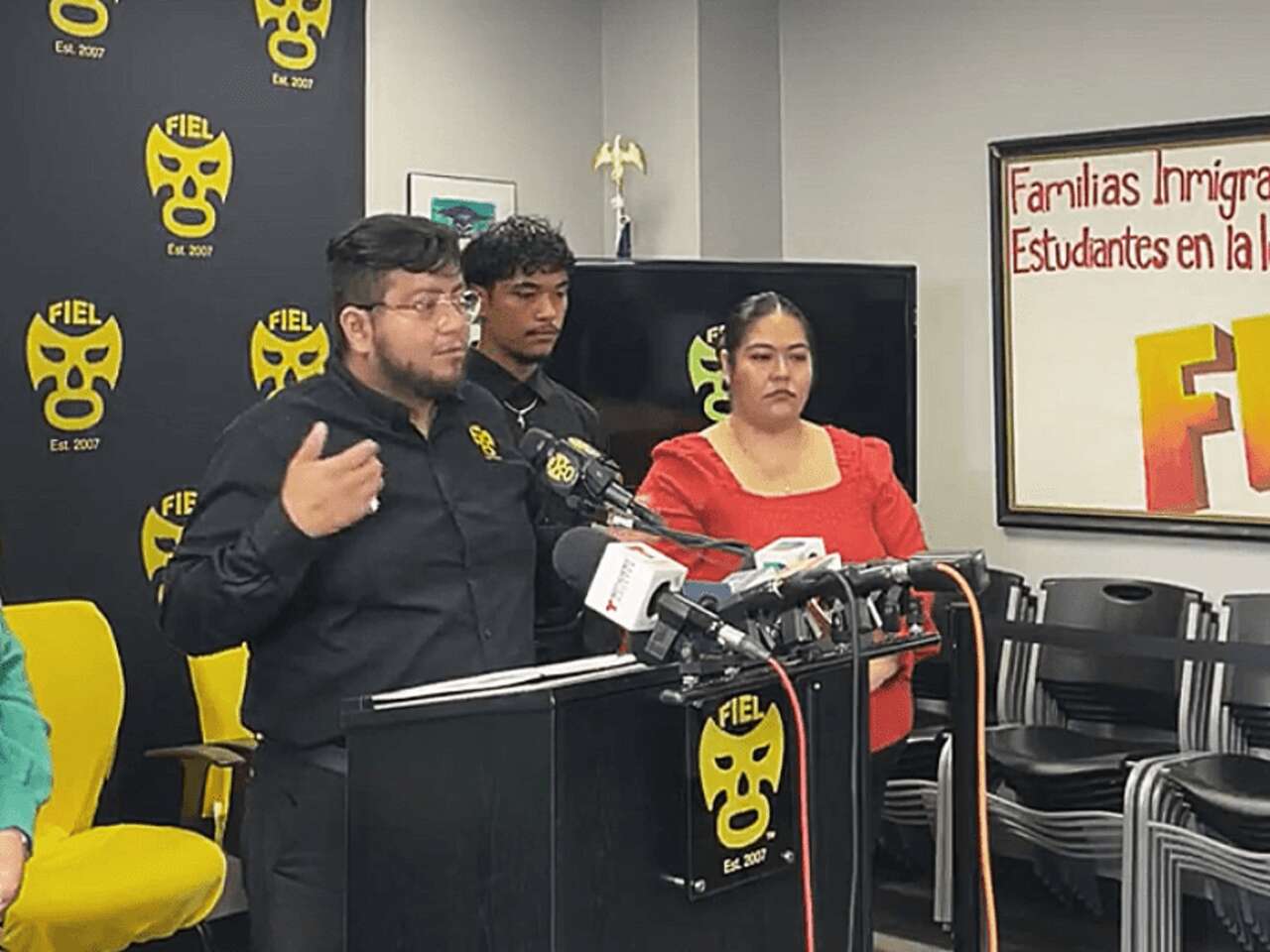 Unidentified immigration agents confuse public, worry experts amid ICE ...