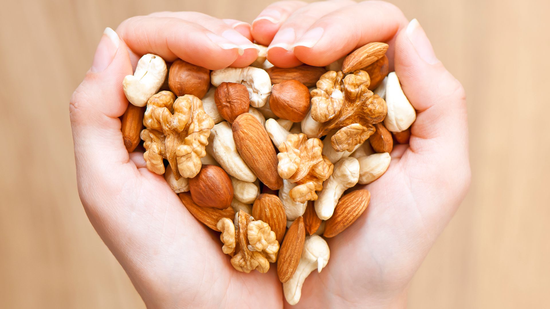 What causes nut allergies? Nutritionist warns of early risks and how ...