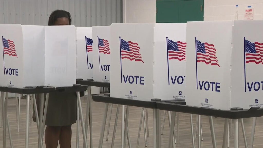 How are Metro Detroit poll workers preparing for November 2025 election?