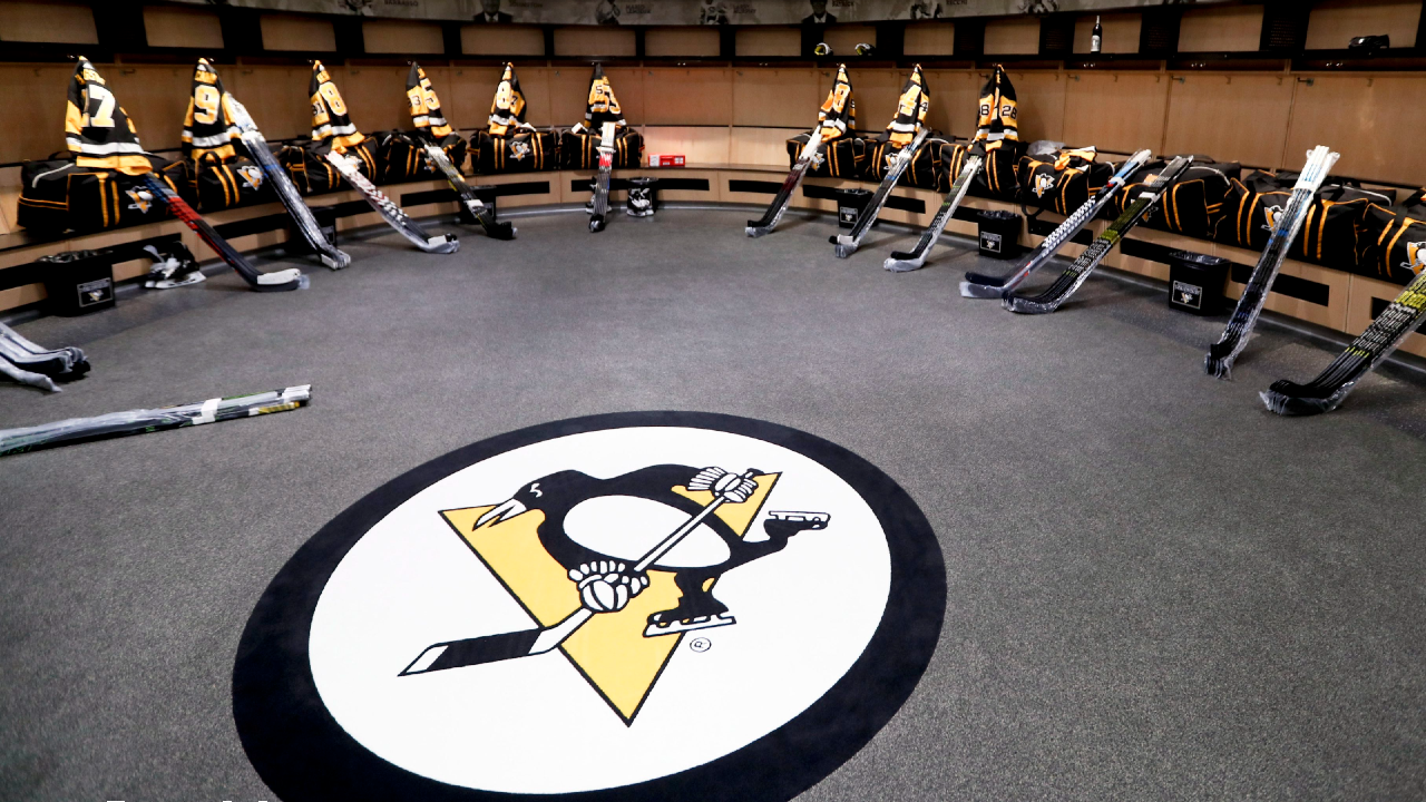 Fan at Penguins game hospitalized after falling from upper concourse