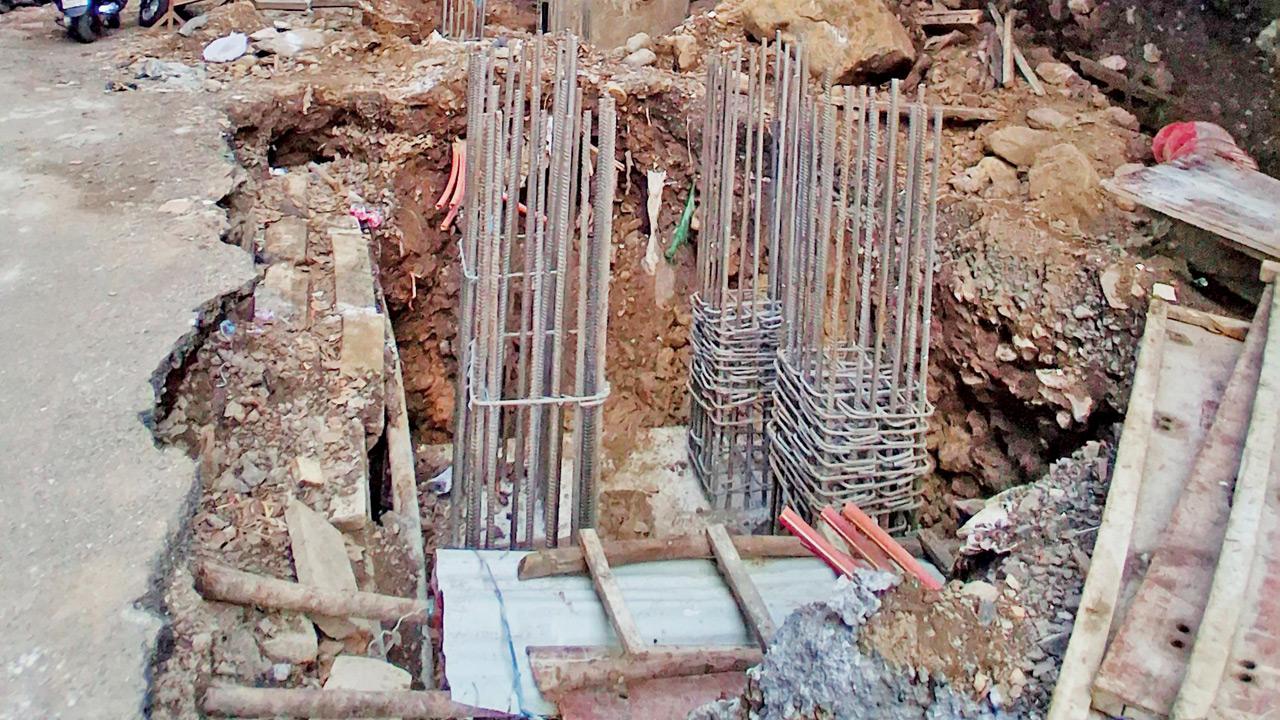 Mumbai: Sindoor bridge footpaths see progress, but Vikhroli bridge ...