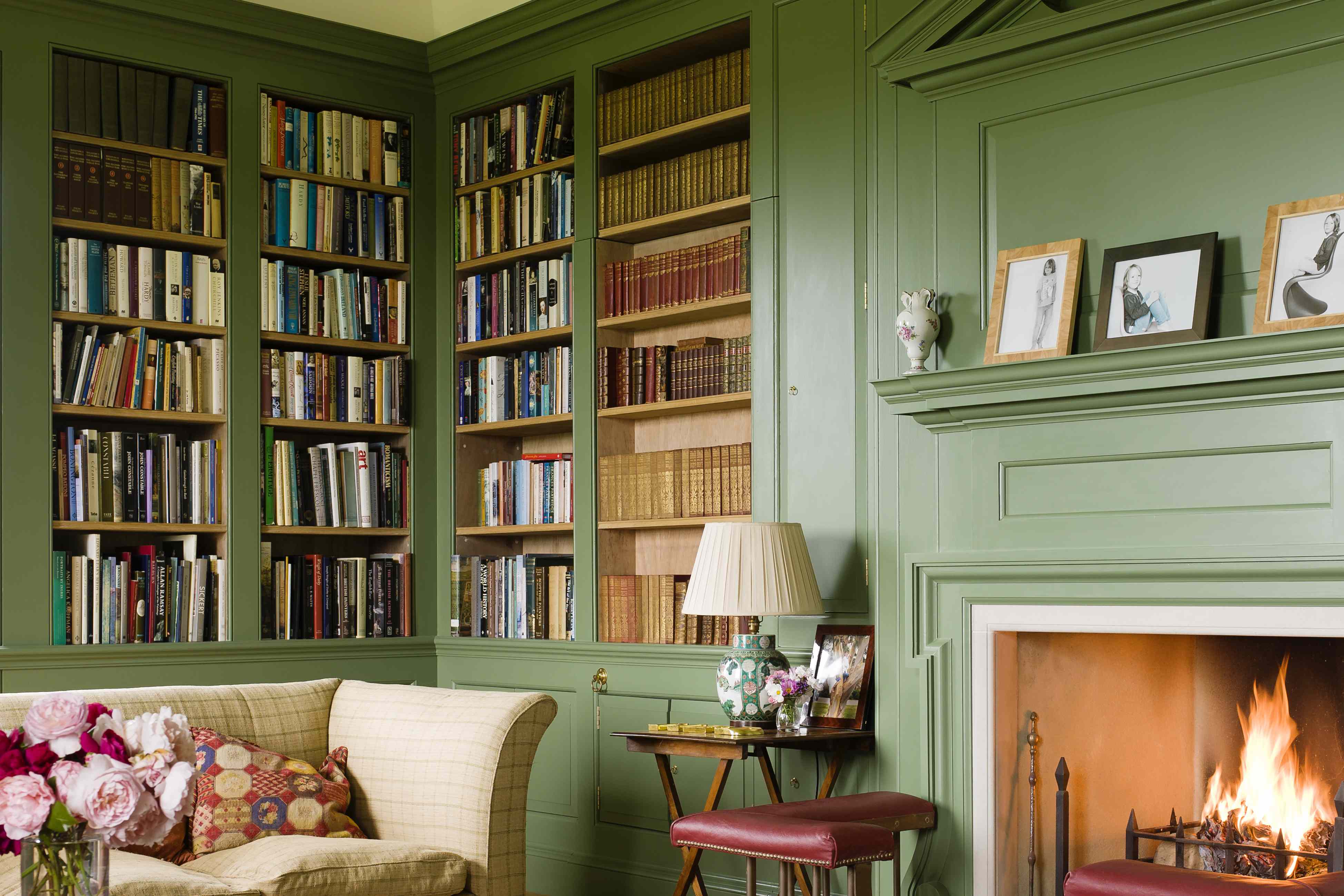 How to Clean Dusty Bookshelves (and Keep Them That Way)