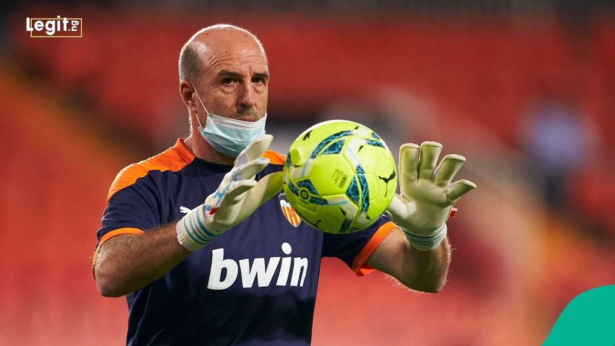 Football world in mourning as former Liverpool, Real Madrid coach ...