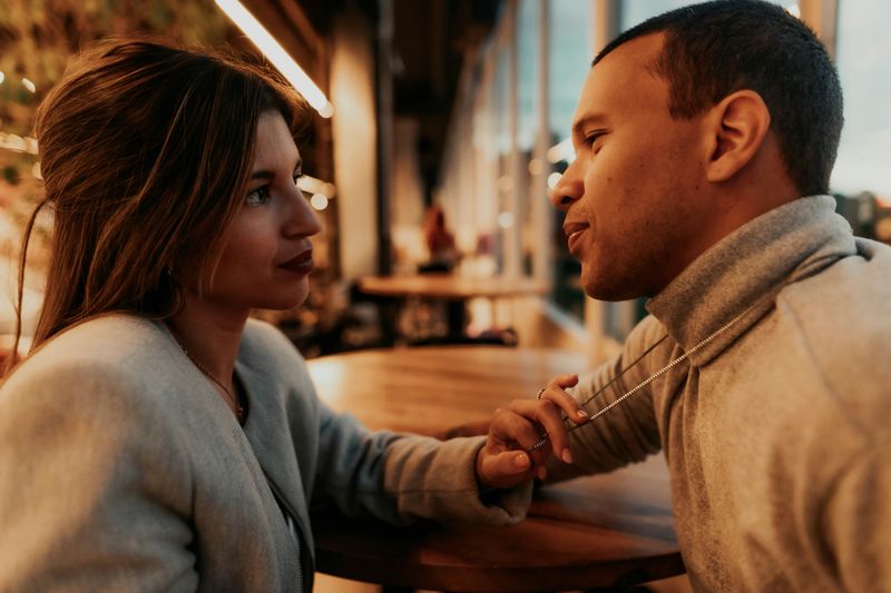 13 Things Women Wish You'd Do on a Date-Without Being Asked