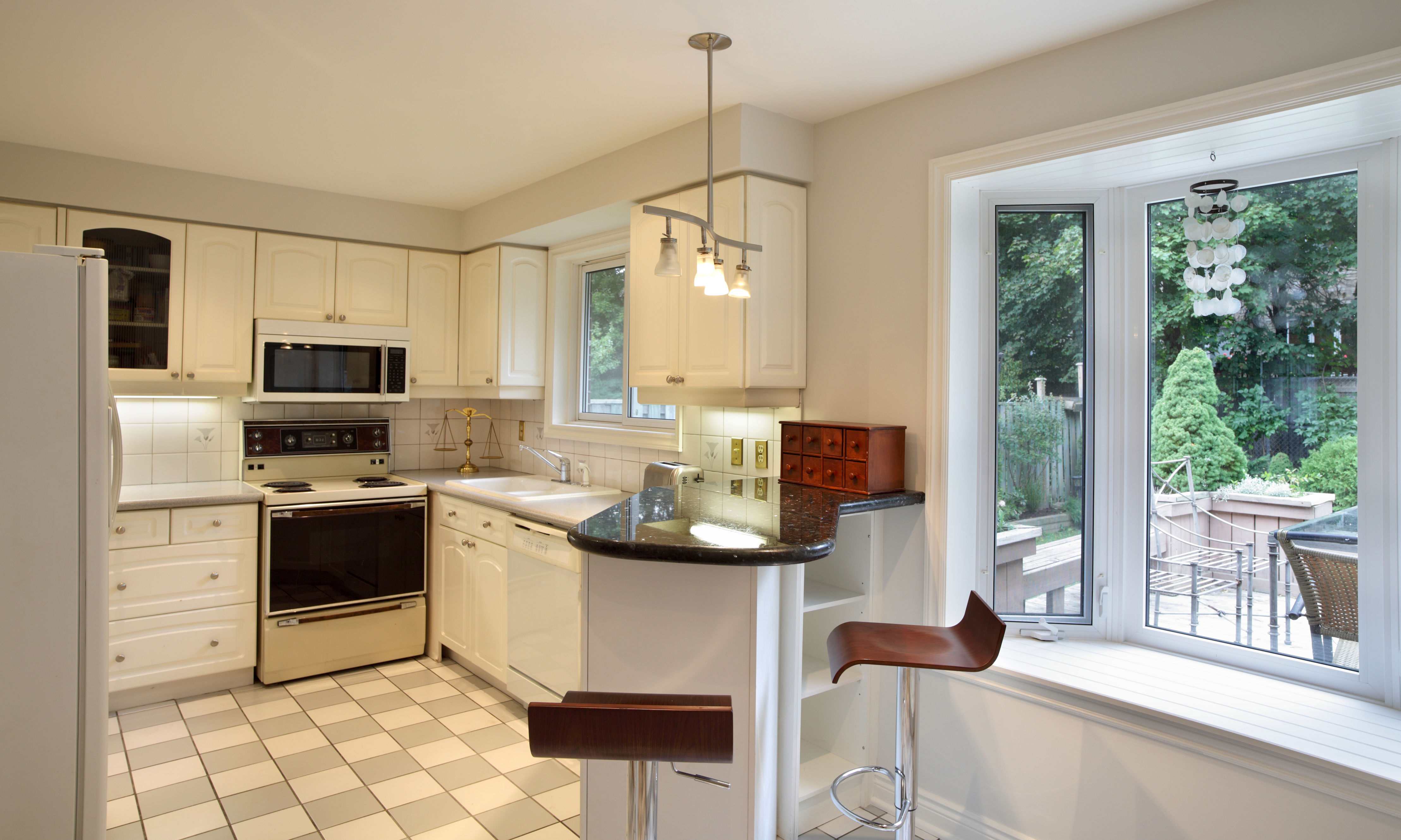 21 Retro Kitchen Photos That Will Transport You Back In Time